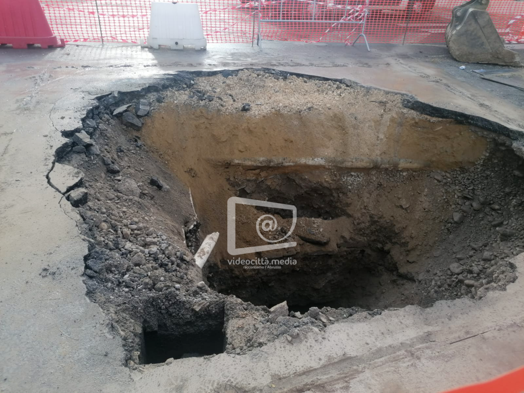 ORTONA- E' una fossa granaria il reperto affiorato dopo il ...